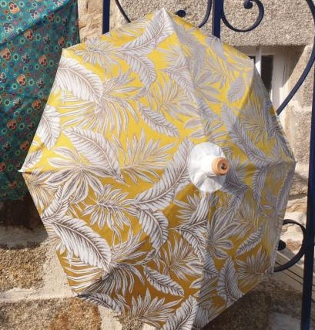 Paraguas francés en Toile de Jouy Dorée / Golden french Parasol - Etsy ...