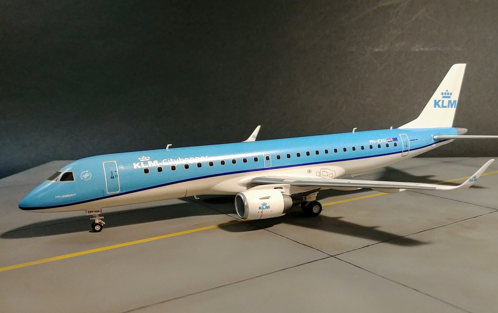 Embraer EMB 190, 1/144 Scale Model Passenger Airplane, Airliner, KLM - Etsy