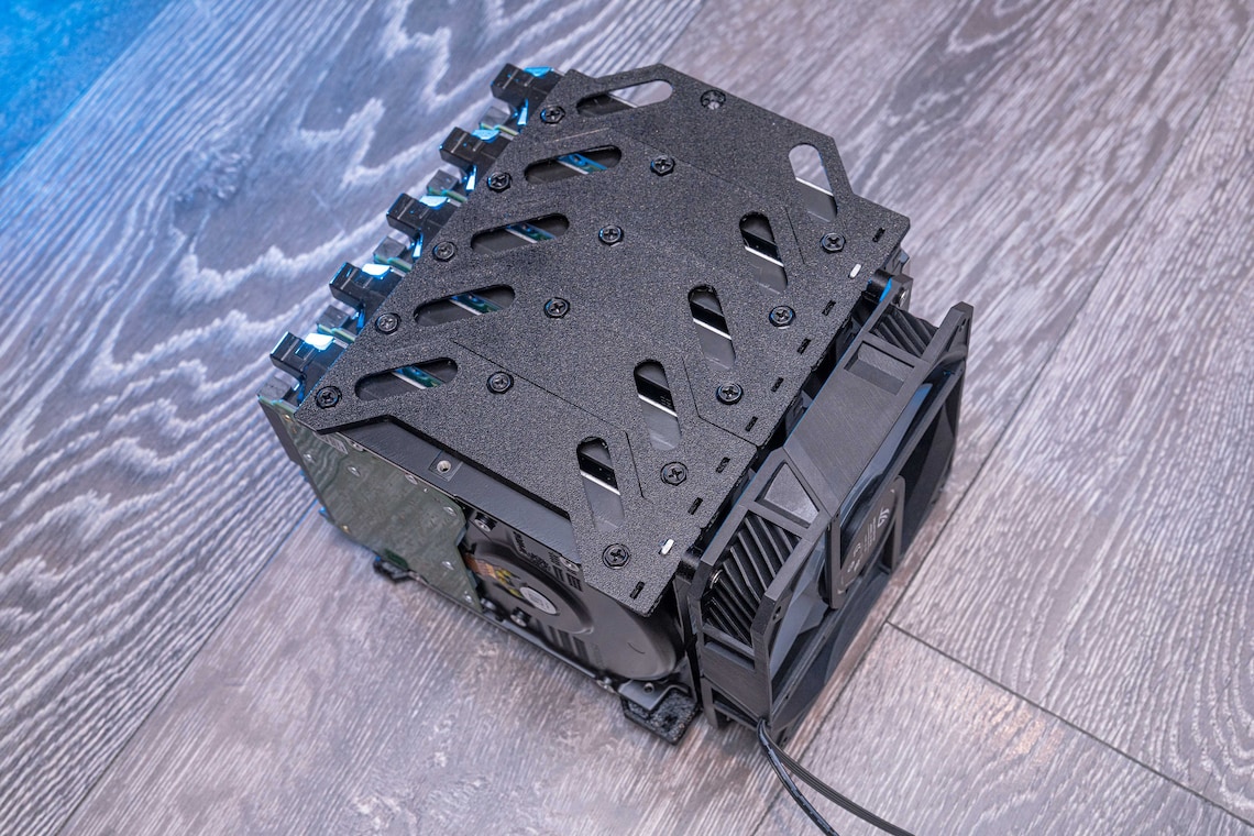 Stackable 3.5 Inch Hard Disk Drive Mounts With 12x12cm Fan Attachment ...