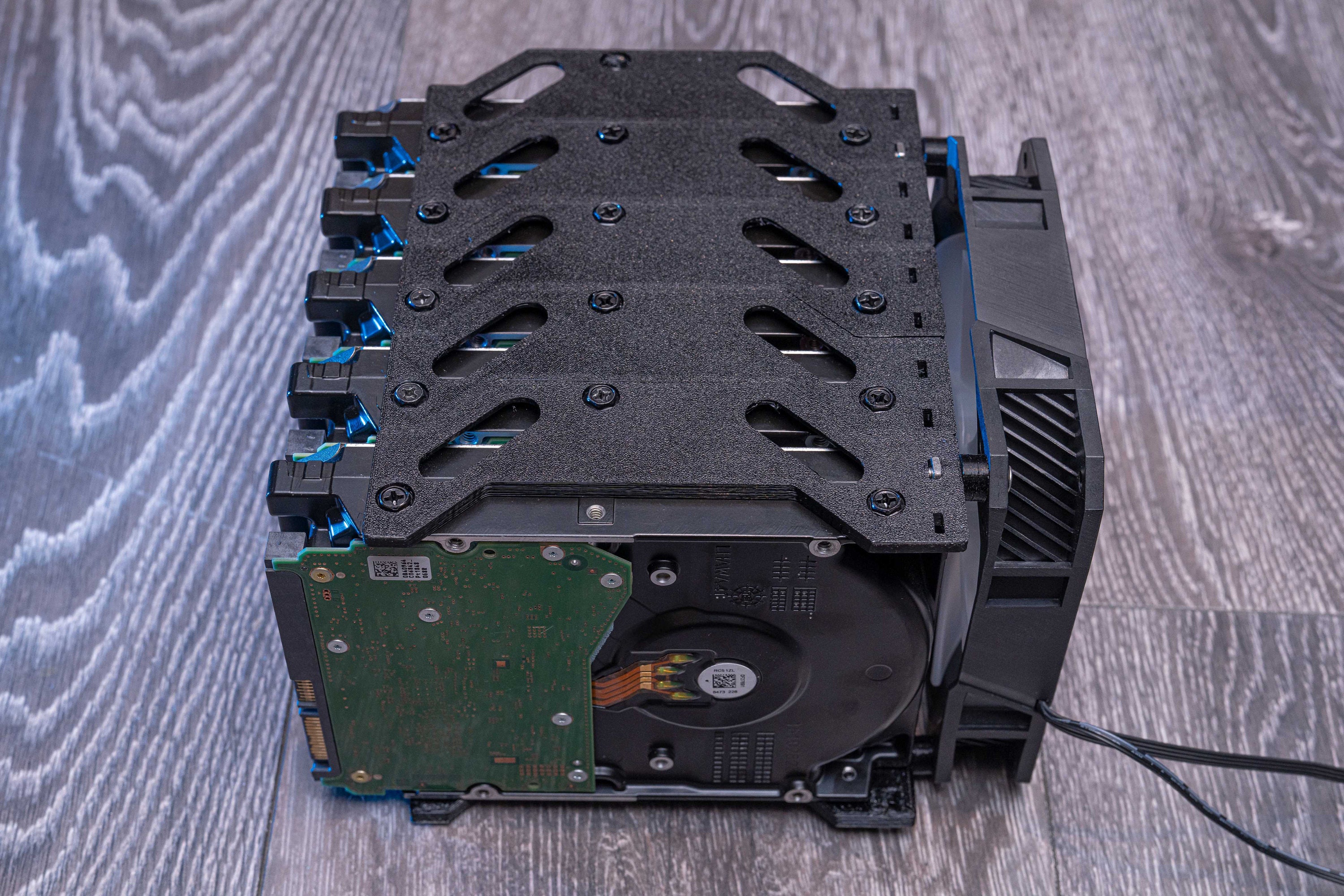 Stackable 3.5 Inch Hard Disk Drive Mounts With 12x12cm Fan Attachment ...