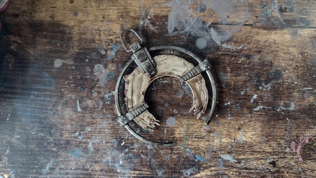 Dishonored - Black Bone Charm - 3D Print - Etsy