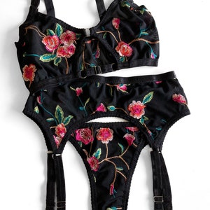 Black Floral Embroidered Garter Belt - Etsy