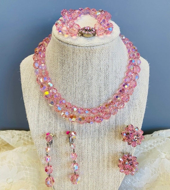 1950s necklace store