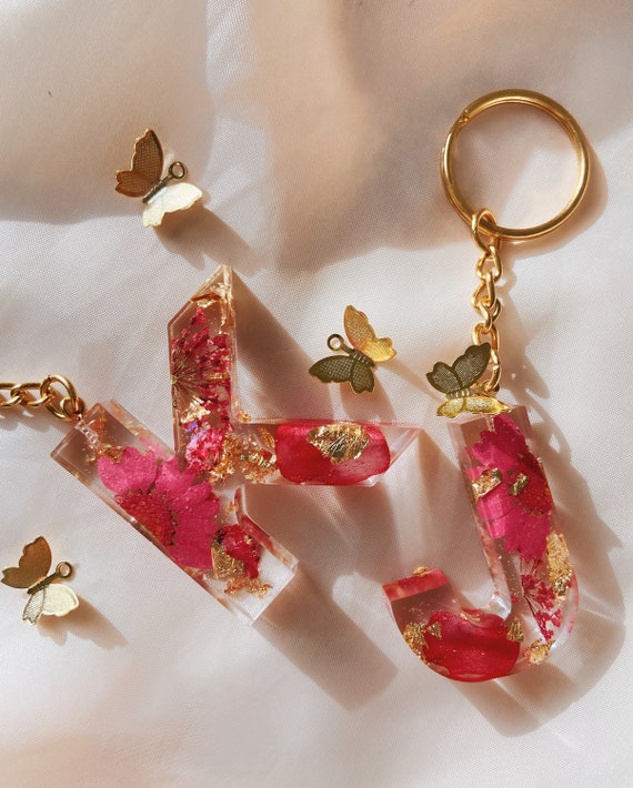 Resin letter keychain with red flowers and shiny foil | Etsy