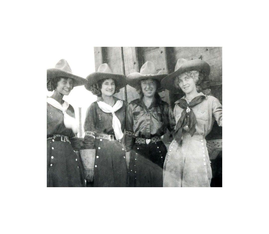 1930 Cowgirls at Rodeo 8 X10 Photo Old West Fashion Rodeo Bull Riding ...