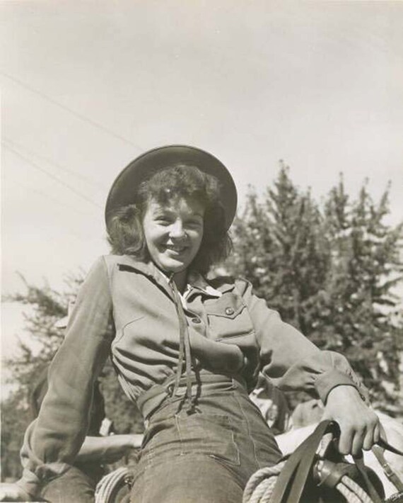 Cowgirl and Trick Rider 1920s 8 X 10 Photo Cowgirl Rodeo - Etsy
