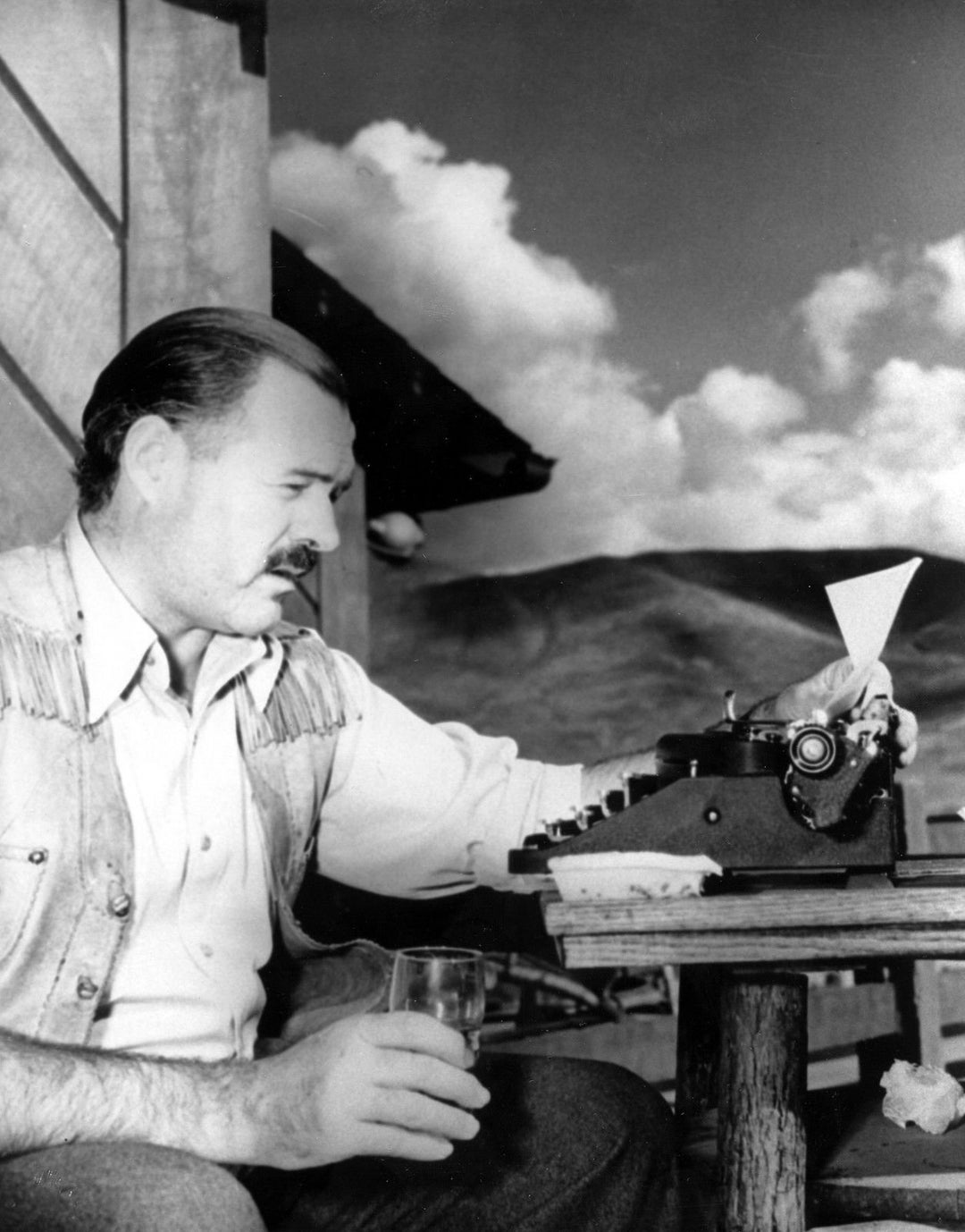 Ernest Hemingway Typing 1954 Photo 8 X 10 Photo Black History Month - Etsy