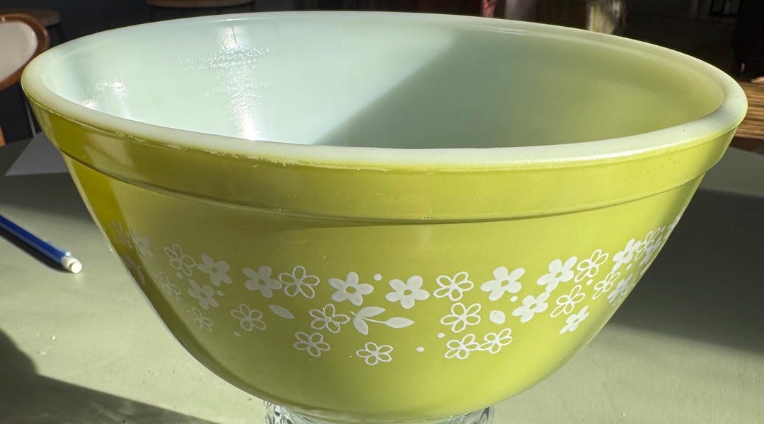Vintage PYREX Crazy Daisy Mixing Bowl 402 - Etsy