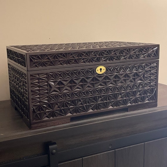Locking toy chest store