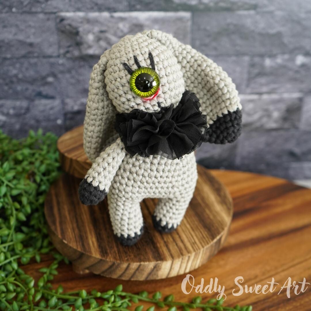 Croia Crochet Cyclops Oddly Sweet Creepy Cute Pirate Patch Heart Bunny ...
