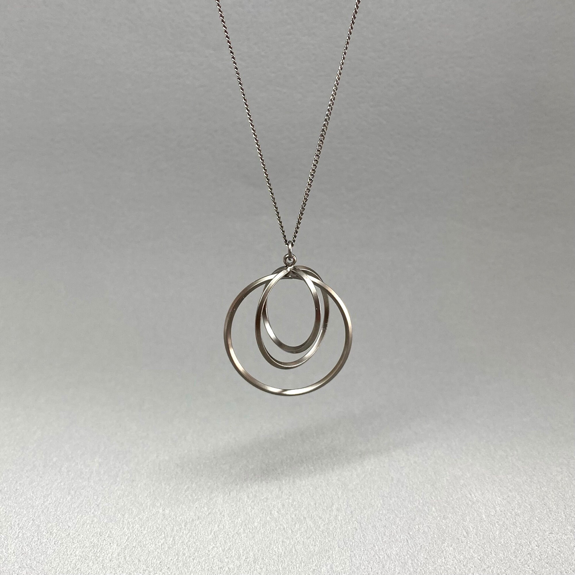 Lange Kette mit Ring Anhänger - Etsy.de