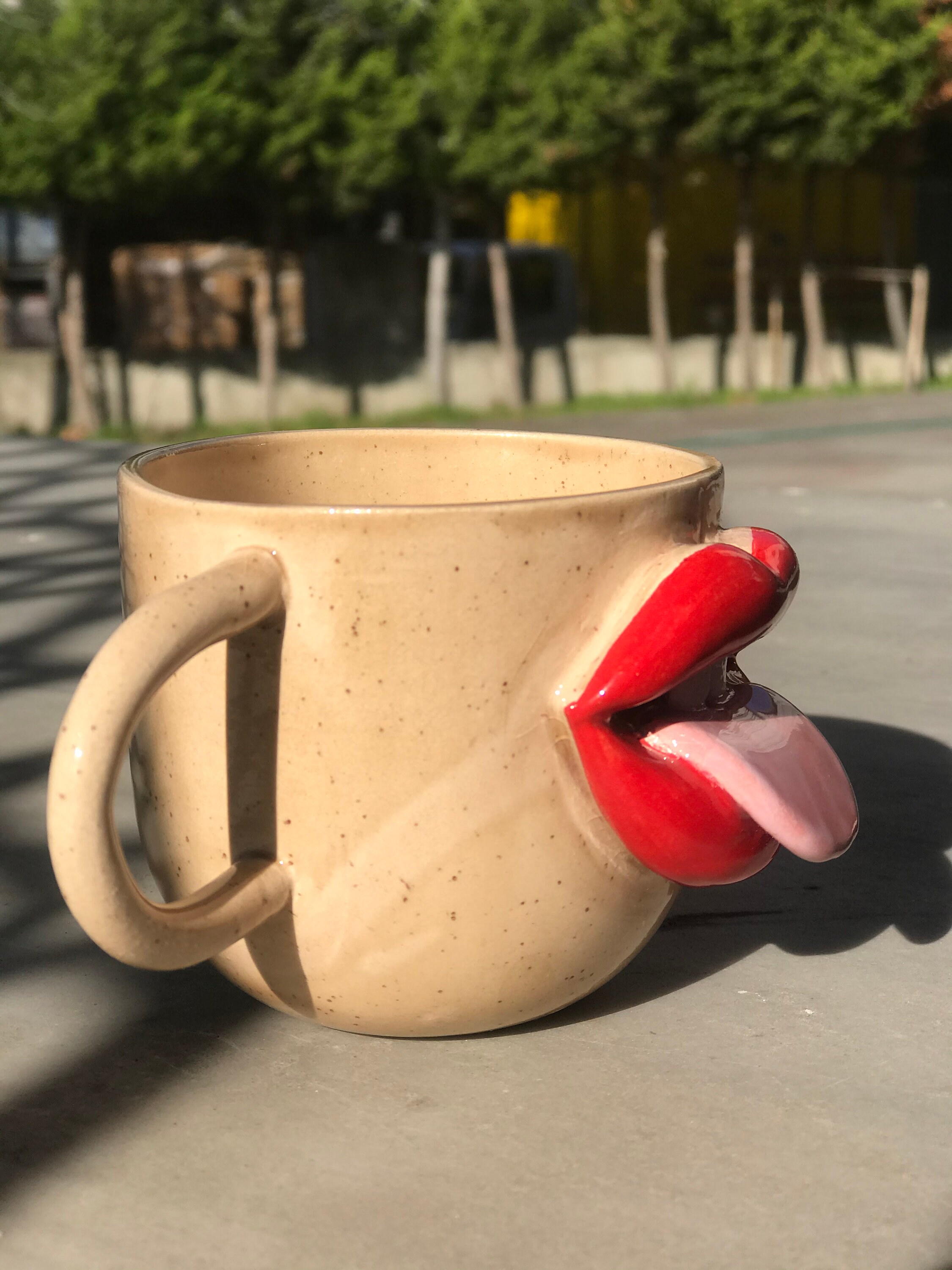 Taza de cerámica en relieve en forma de labio rojo hecha a - Etsy España