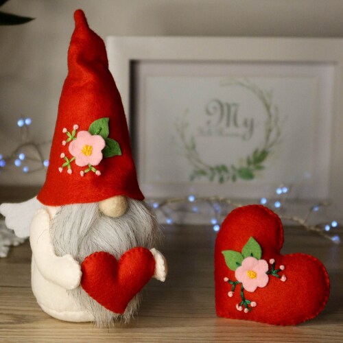 Valentine Gnome Sewing Pattern PDF SVG Felt Heart With | Etsy