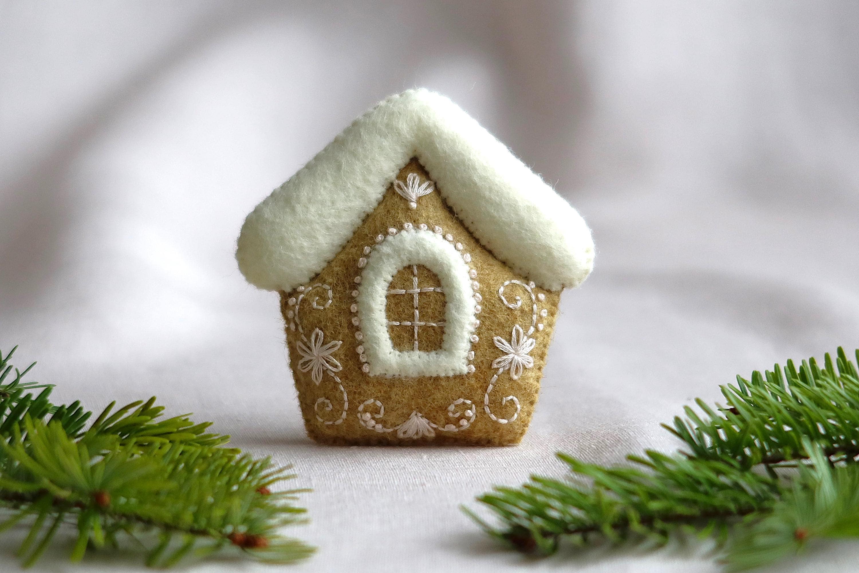 Gingerbread House Felt Ornament Sewing Pattern: DIY Christmas Decor ...