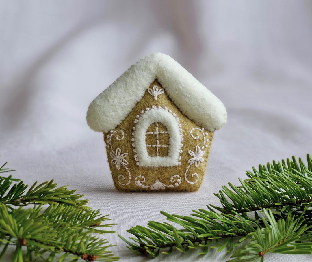Gingerbread House Felt Ornament Sewing Pattern: DIY Christmas Decor ...
