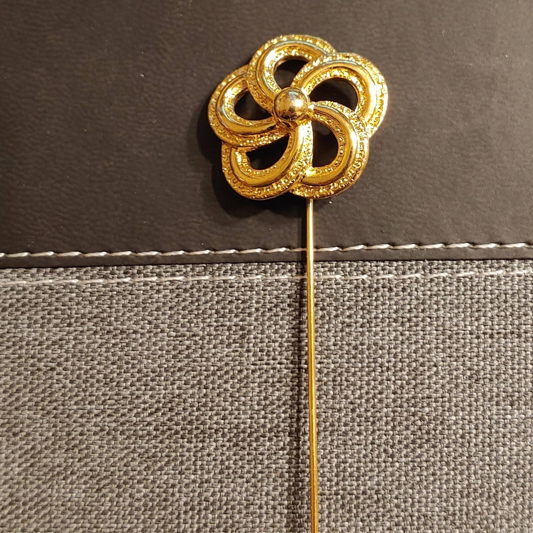 1 Vintage Monet Flower Lapel Stick Pin. Patterned and Shiny Goldtone ...