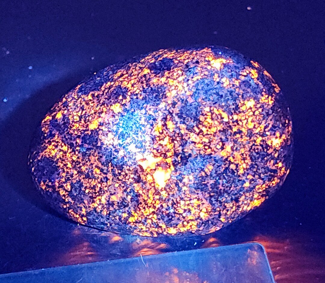 Yooperlite, Yooperstone, Emberlite, Collectors Piece Fluorescent ...