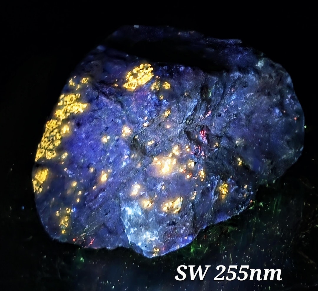NORBERGITE, Rare UV Reactive Mineral From Sterling Hill Mine New Jersey ...