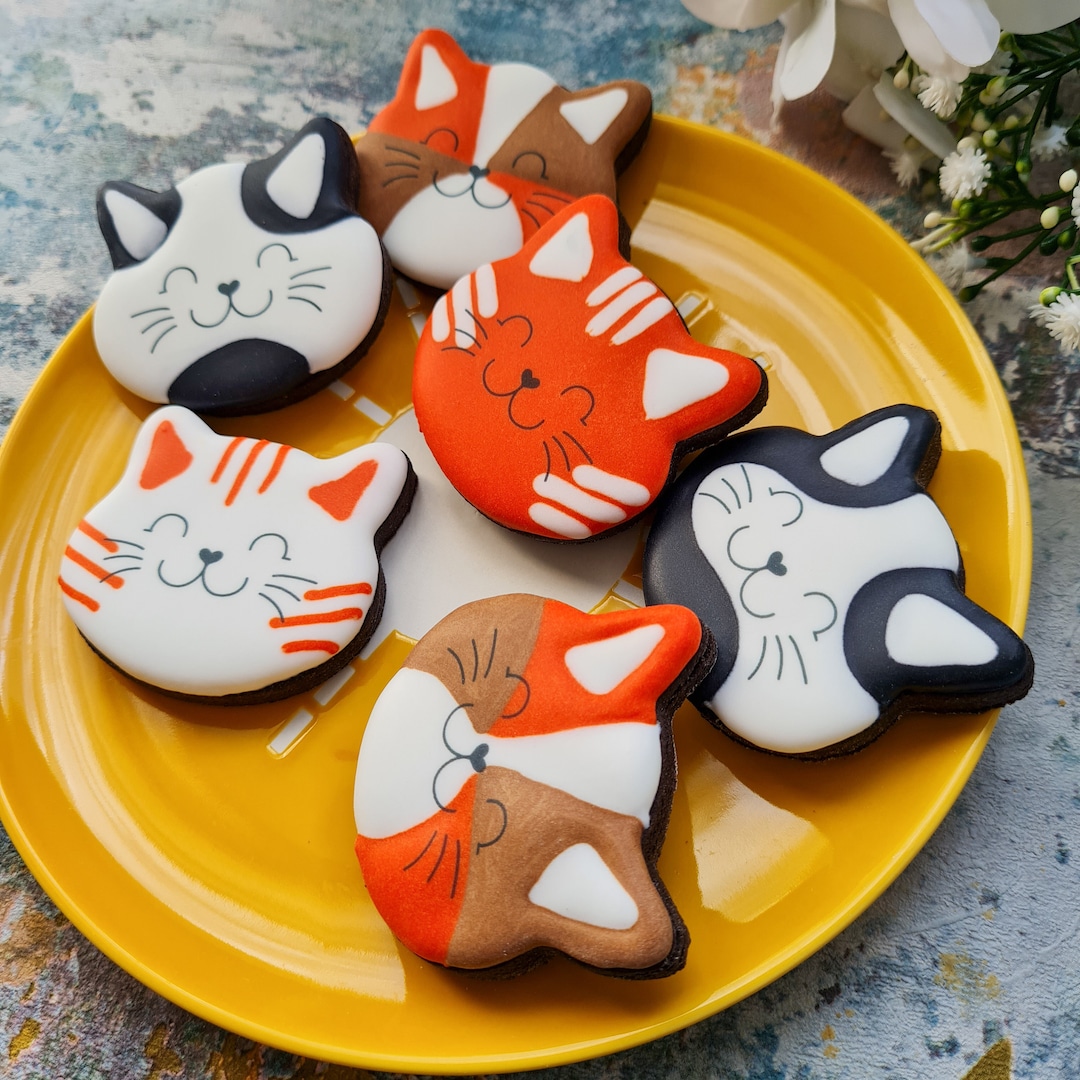 Cat Lover Gift: Hand-iced Kawaii Kitten Cookies - Etsy UK