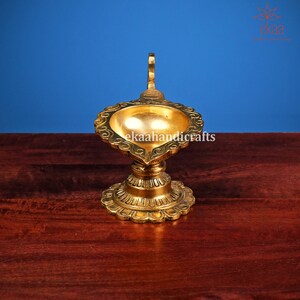 Brass Diya With Handle for Home Temple, Big Oil Wick Pooja Aarti Diya ...