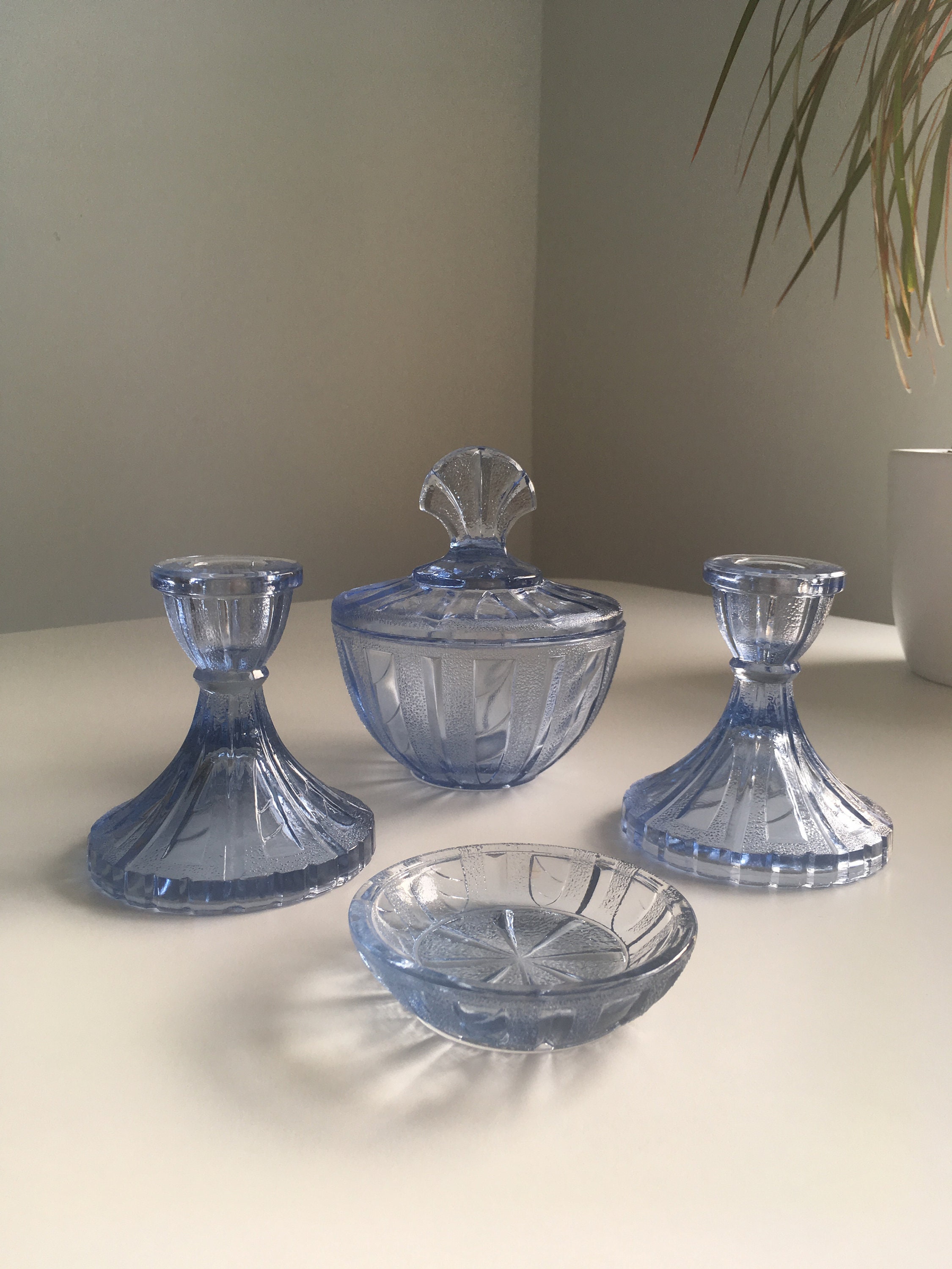 Vintage Art Deco Vanity Set / Vintage Blue Glass Vanity Set - Etsy.de