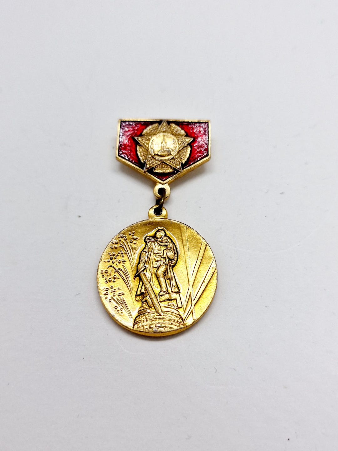 Moscow Pin - Coat of Arms of Moscow City Pins Badges Made in Russia in ...