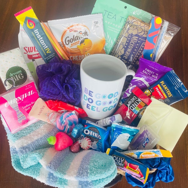 College Student Gift - 60+ Gift Ideas for 2024