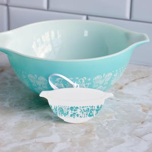 Vintage Pyrex Bowl Replica Christmas Ornament | Vintage Kitchen Holiday ...