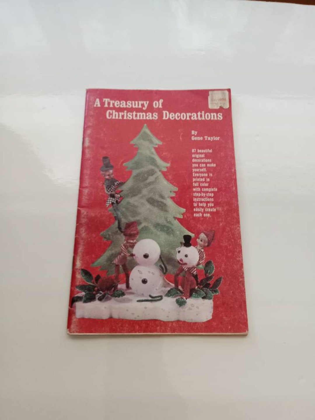 A Treasury of Christmas Decorations 1971 Book Arts and Crafts Wreaths ...