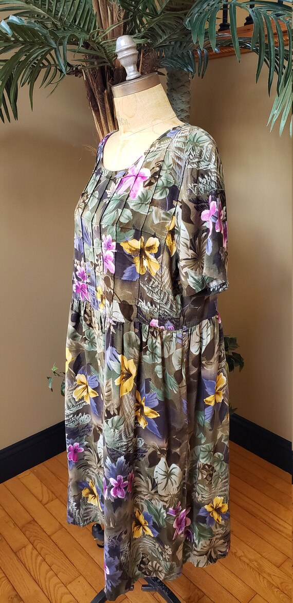Vintage ERIKA 80's 90's Sassy Sage Green Floral Hawai… - Gem