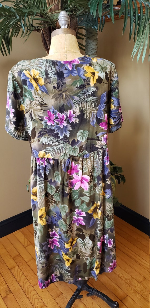 Vintage ERIKA 80's 90's Sassy Sage Green Floral Hawai… - Gem