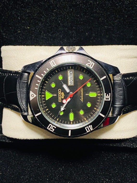 Seiko 5 Black Dial Rotating Bezel Automatic Day/Date … - Gem