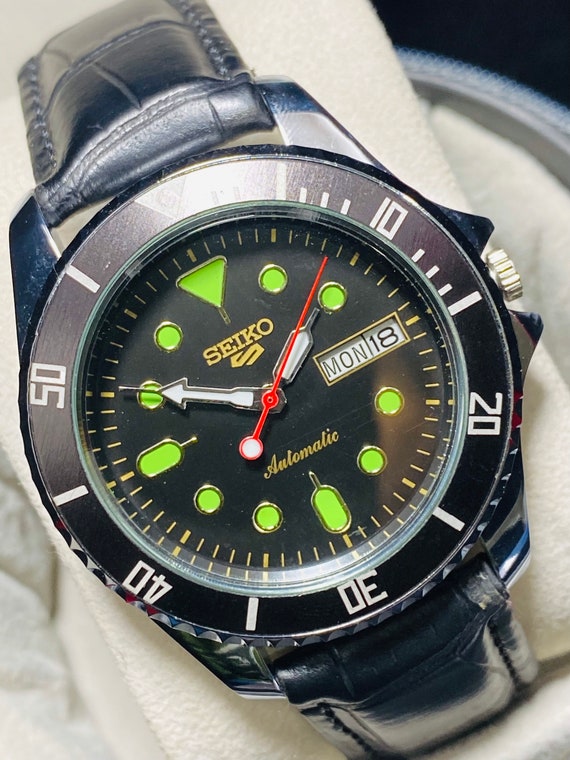 Seiko 5 Black Dial Rotating Bezel Automatic Day/Date … - Gem