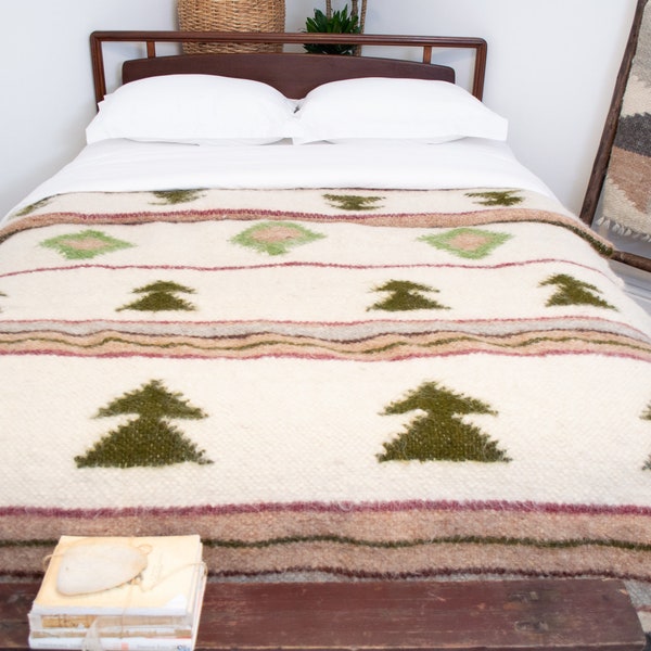 Wool Bedspread - Etsy