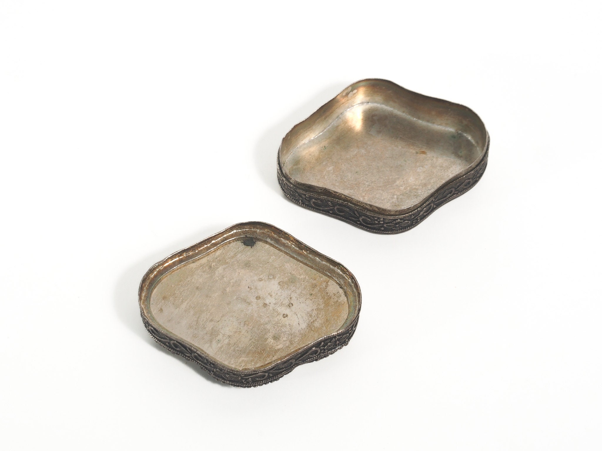 Vintage Chinese Porcelain Shard Box, White and Blue Porcelain Trinket ...