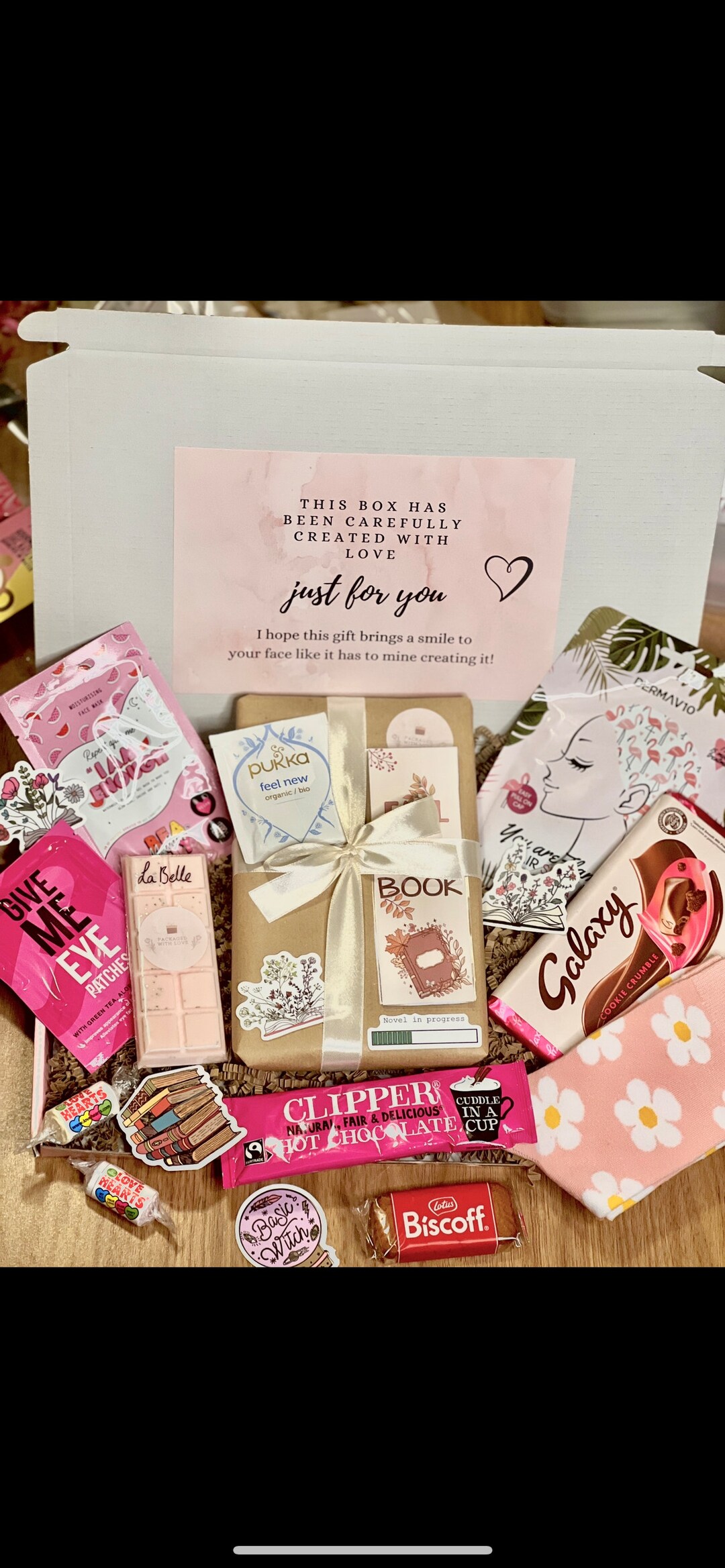 Deluxe Cosy Pink Pamper Gift Box, Blind Mystery Date With A Book Gift ...