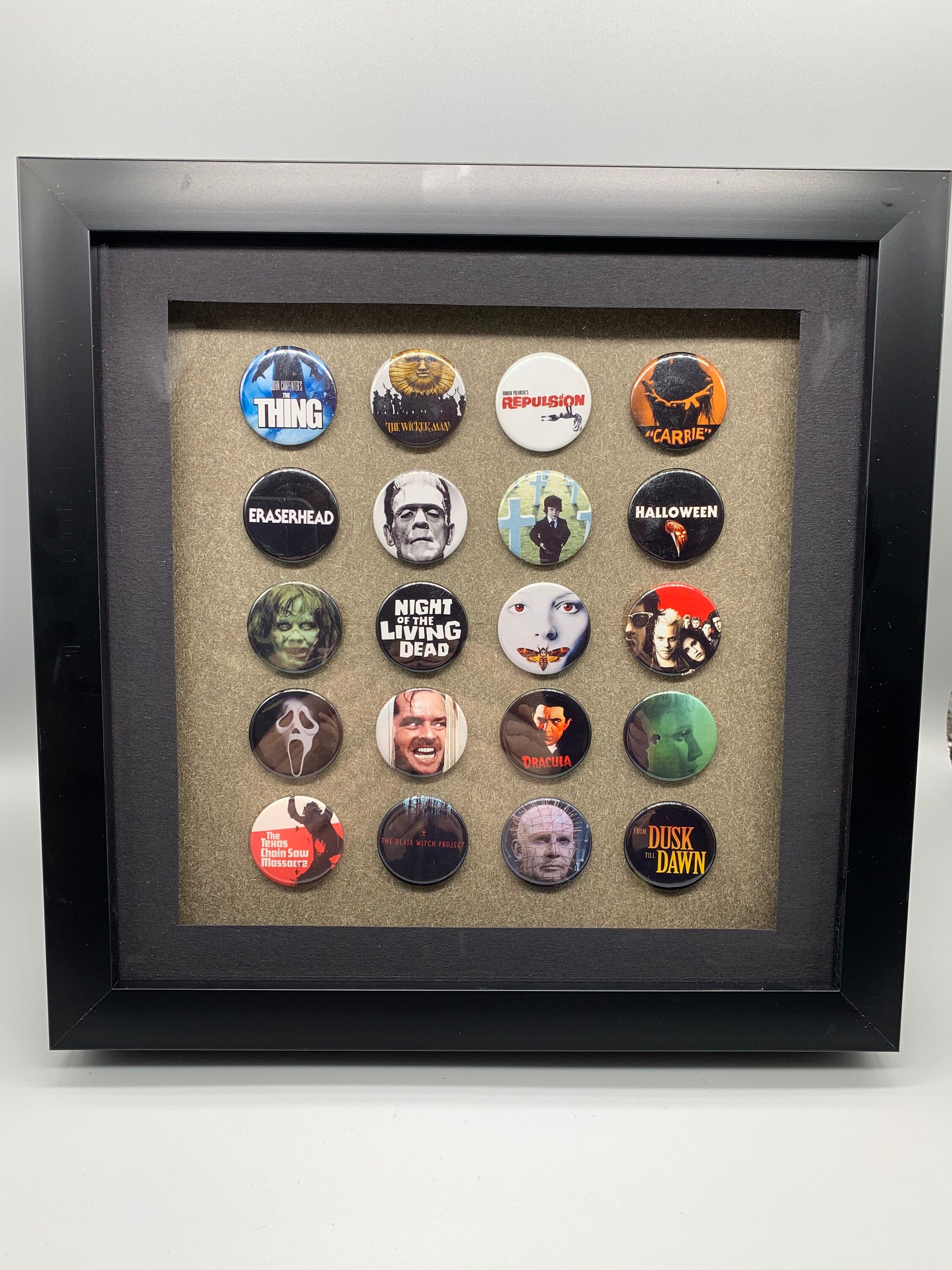 Horror Films/Movies Button Badge Display Frame 20 insignias exhibidas ...