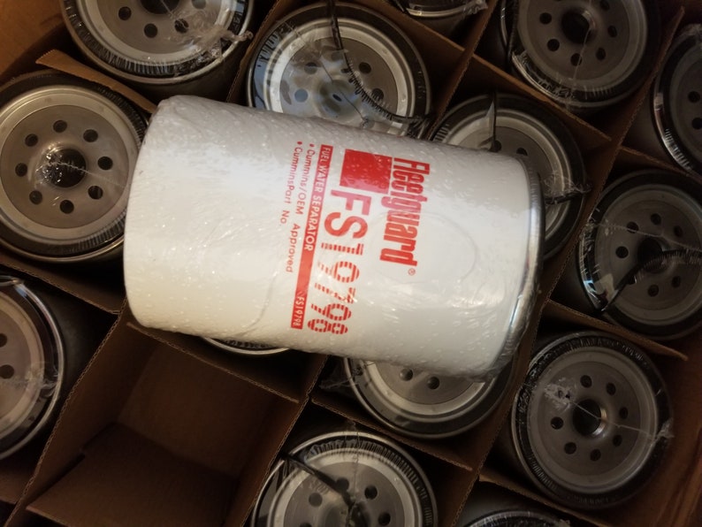 Fleetguard Fuel Water Separator FS19798 - Etsy