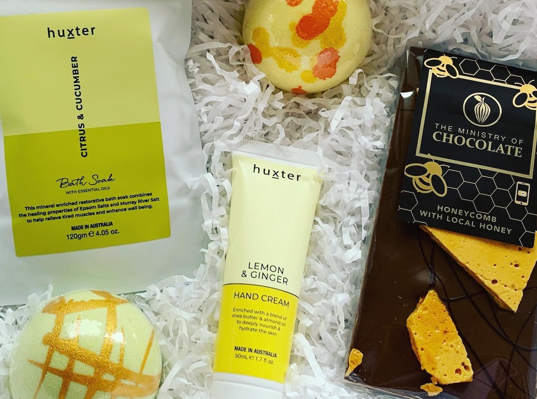 Ultimate Bath Relaxation Pamper Hamper - Bath Bombs, Bath Soak ...