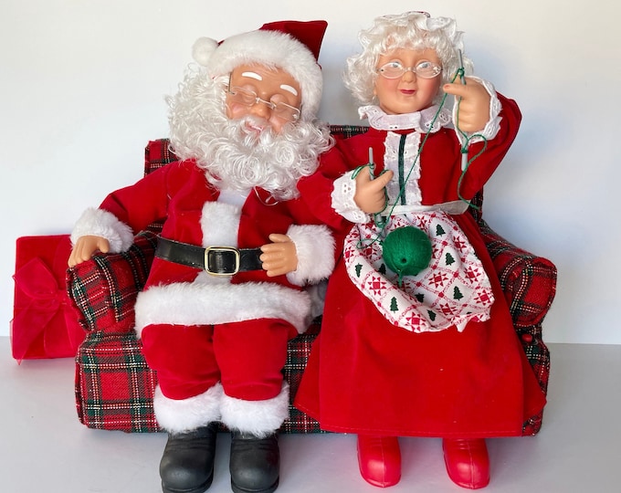 Vintage Animated Snoring Santa and Mrs. Claus on Couch, Santa With ...