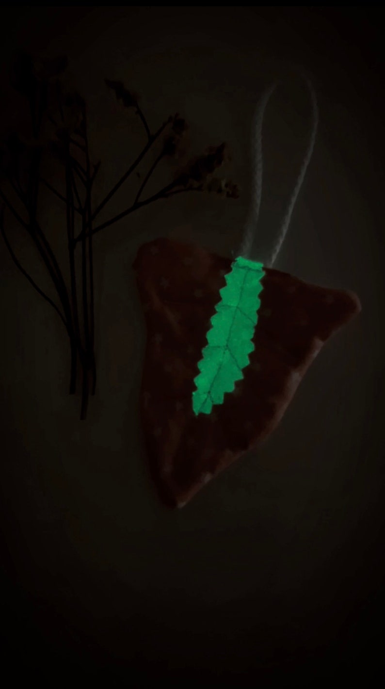 Glow in the Dark White Flower Add-on Pacifier Leaf. Night Time Routine ...