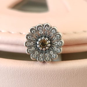 Sparkling daisy flower clip charm store
