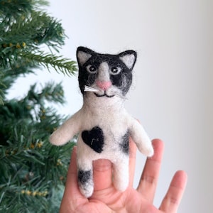 Tuxedo Cat Felt Finger Puppet, Needle Felted Finger Puppet, Waldorf Toy ...