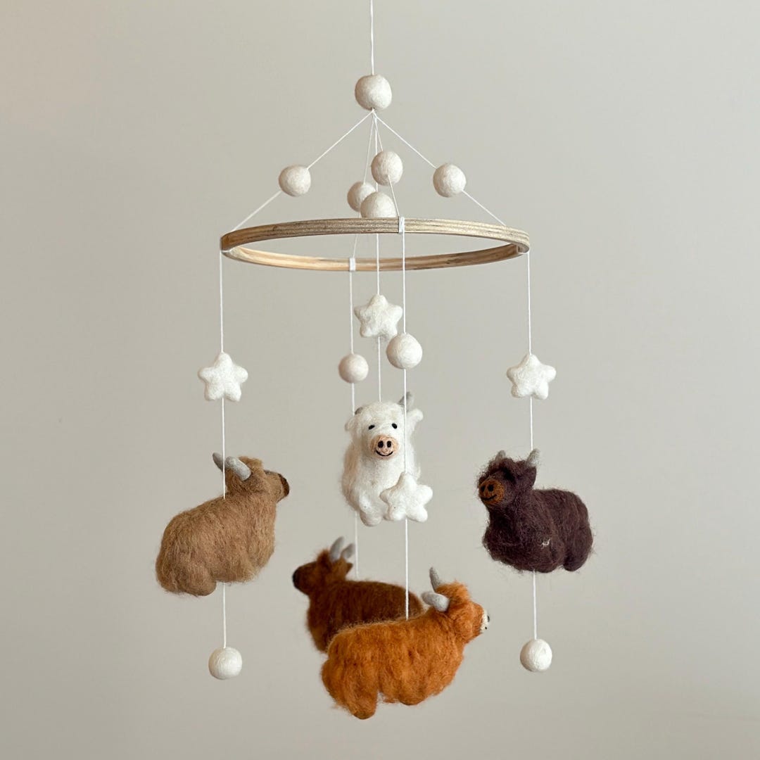 Felt Highland Cow Baby Mobile for Nursery Decor, Baby Shower's Gift - Etsy