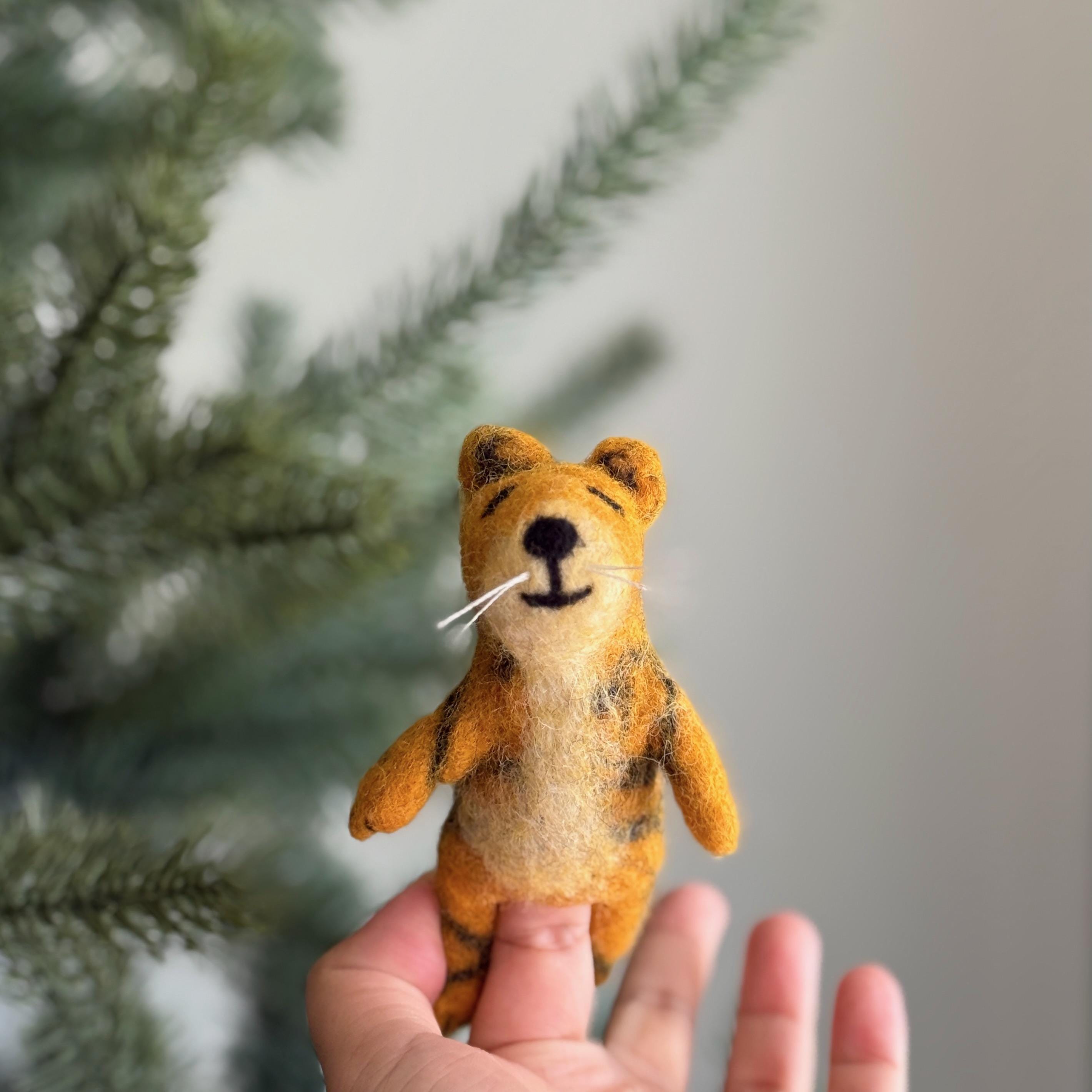 Needle Felted Tiger Finger Puppet, Waldorf Toy - Etsy