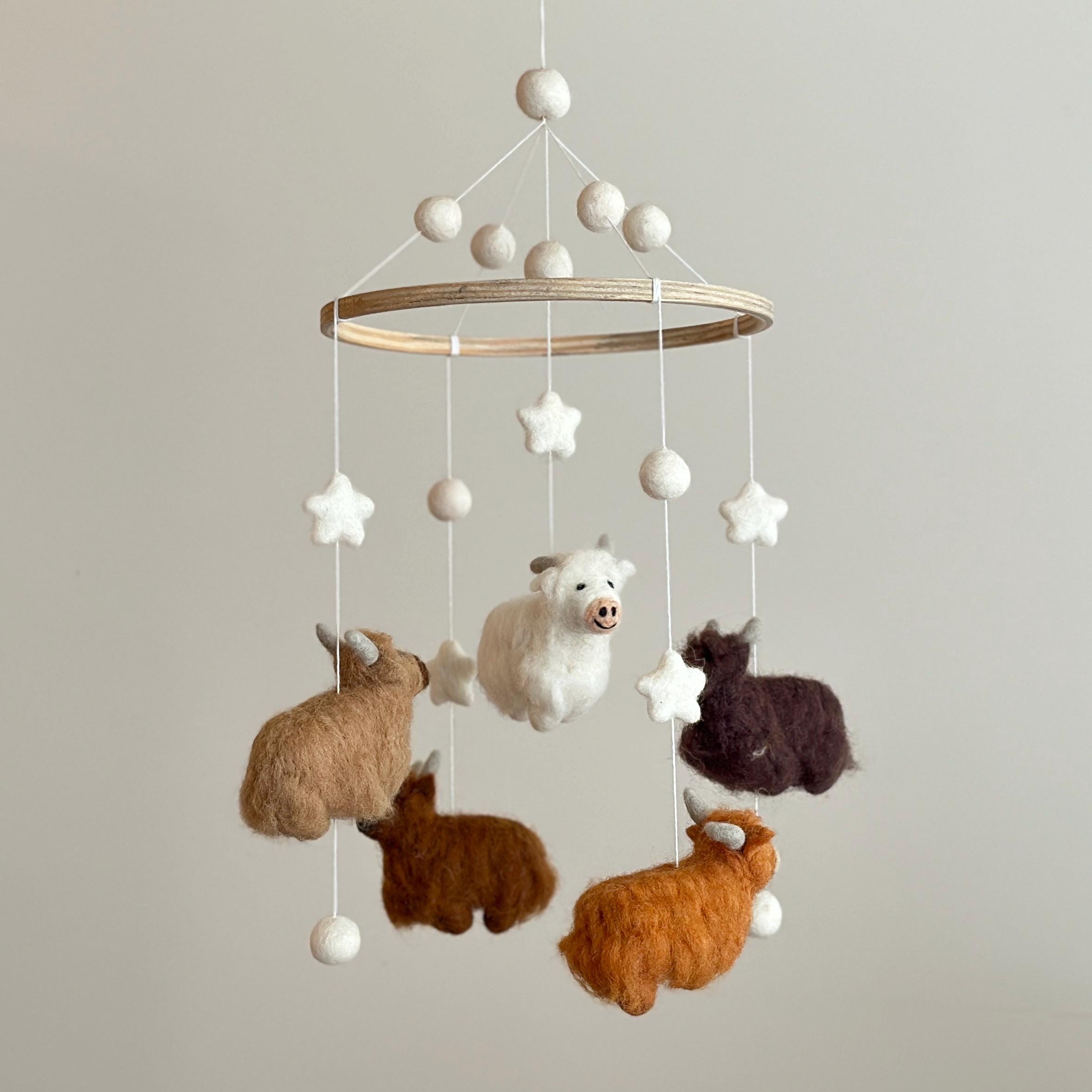 Felt Highland Cow Baby Mobile for Nursery Decor, Baby Shower's Gift - Etsy