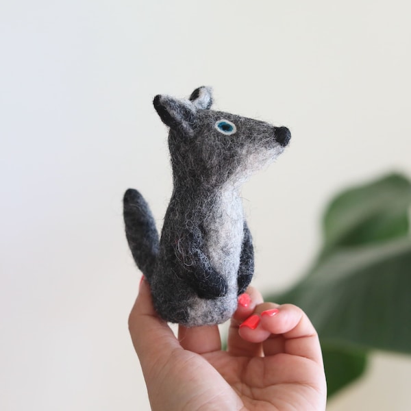 Wolf Finger Puppet - Etsy