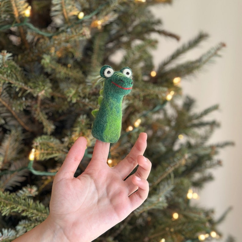 Alligator Finger Puppet, Handmade Crocodile Finger Puppet, Waldorf Toy ...