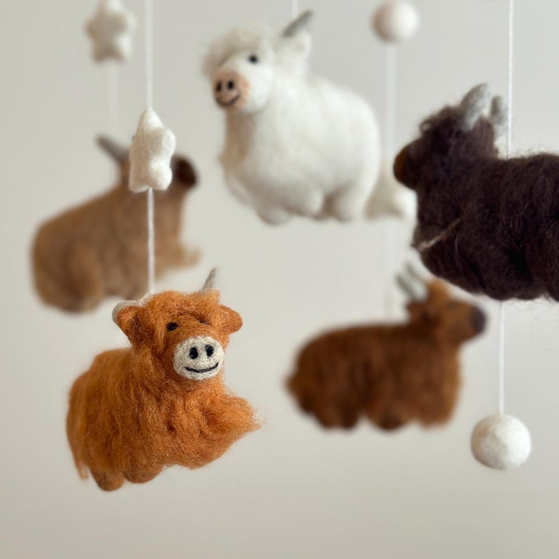 Felt Highland Cow Baby Mobile for Nursery Decor, Baby Shower's Gift - Etsy