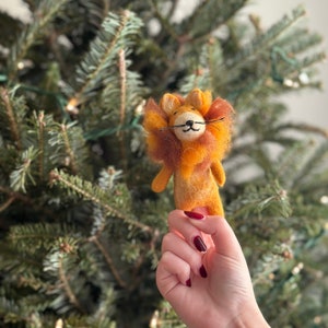 Felt Lion Finger Puppet, Lion King, African Animal Finger Puppet ...